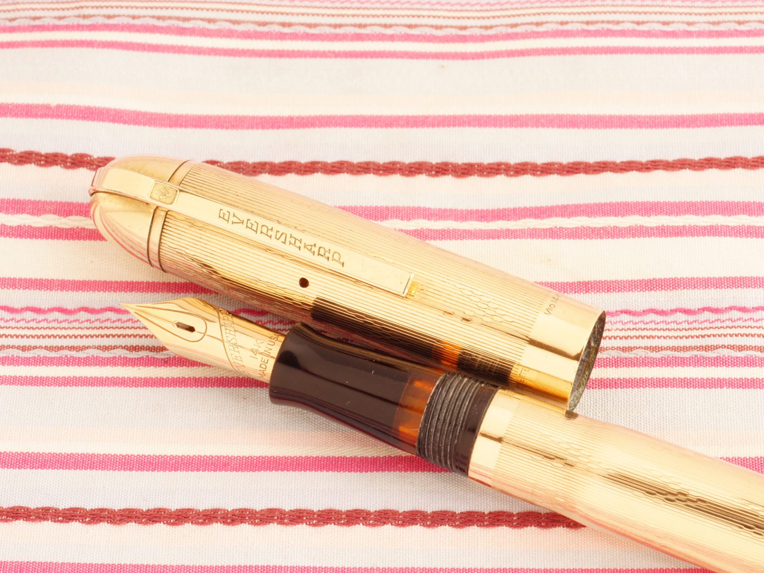 Eversharp Skyline Gold Award Chevron Fountain Pen Pencil Set